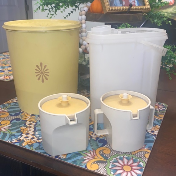 Tupperware | Kitchen | Vintage Tupperware Bundle 8 Pieces | Poshmark